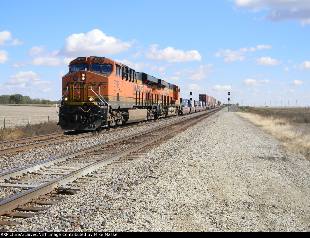 BNSF 6738